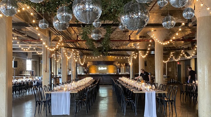 Detroit distillery wedding | Beachweddingtips.com