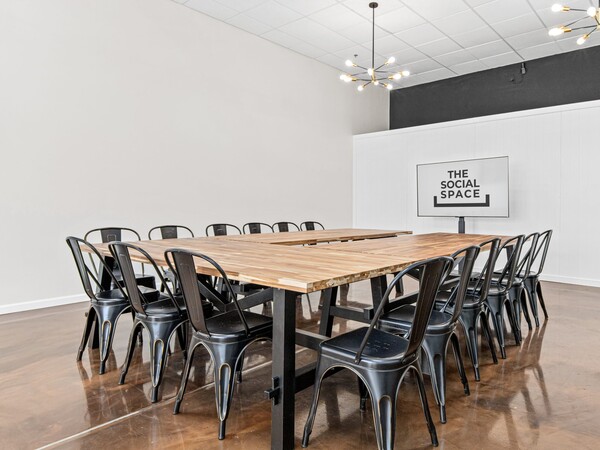 The Social Space Photos - The Knot