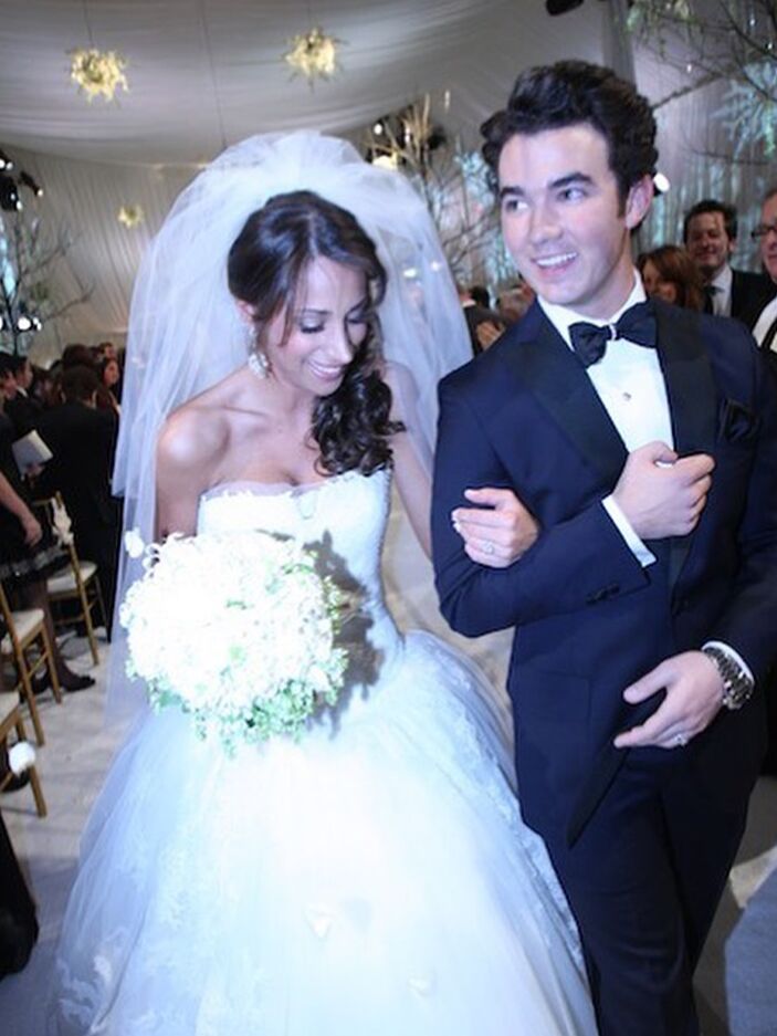 Kevin Jonas And Wife Danielle Jonas Wedding Marriage Details