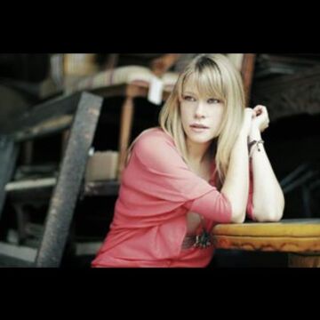 Sara Nelms - Singer Guitarist New York City, NY - The Bash