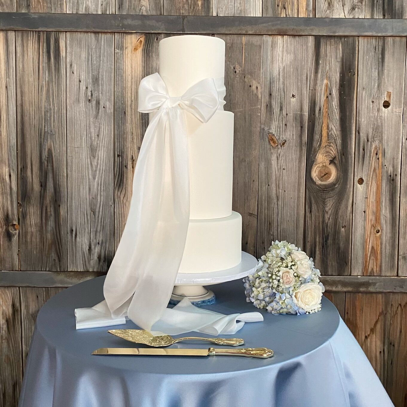 Southern Charm Cakery + Updated Prices - The Knot