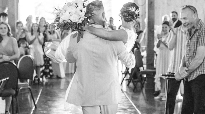 Boda En La Granja Hickory Bridge