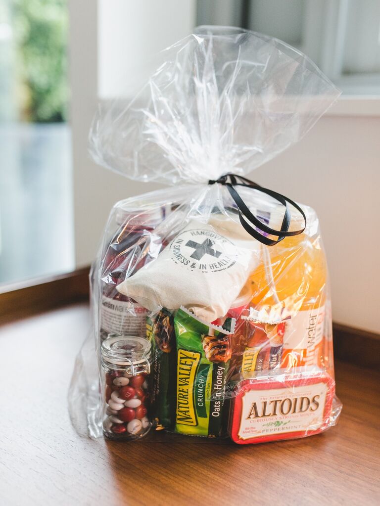 Gift Ideas For Wedding Guests At Hotel Online