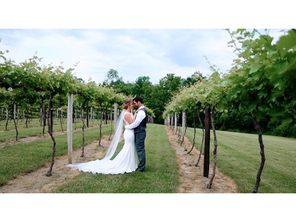 Travis and Joni Films Photos - The Knot