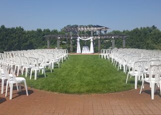 Cedar Valley Arboretum and Botanic Gardens | Waterloo, IA Reception Venues