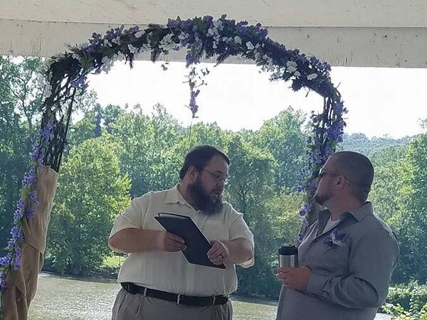Featuring Ben Photos - The Knot