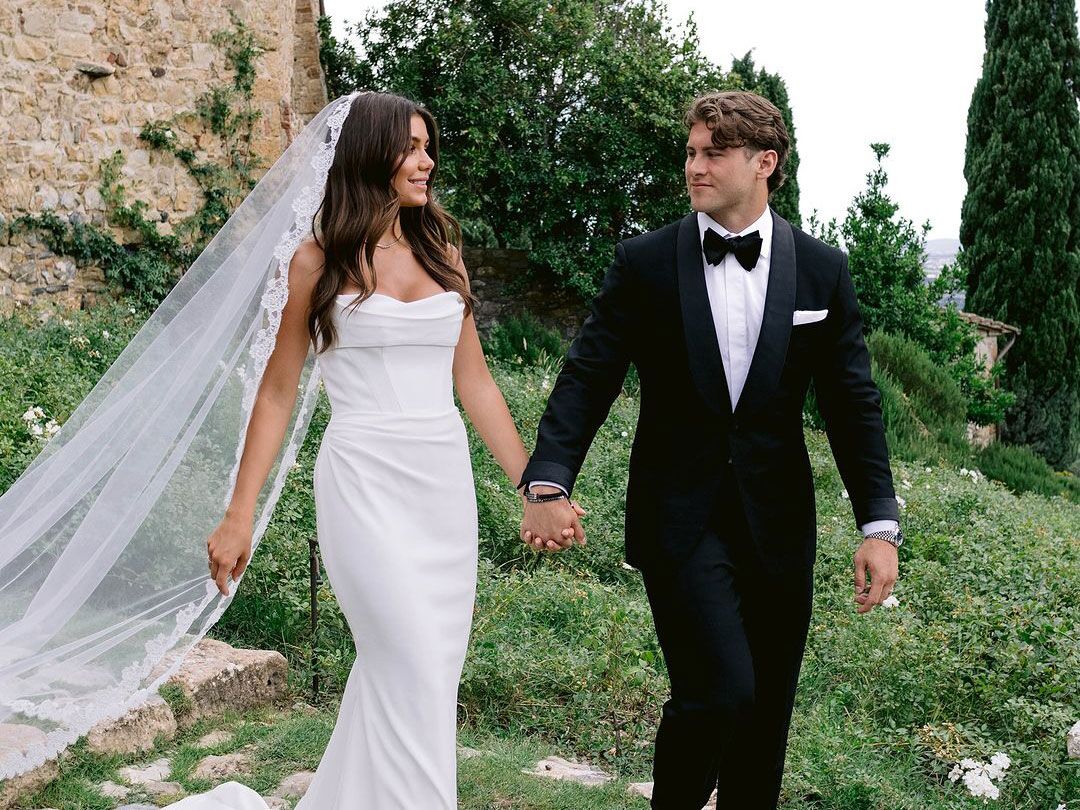 Hannah Ann Sluss & Jake Funk Wedding Photos, Details