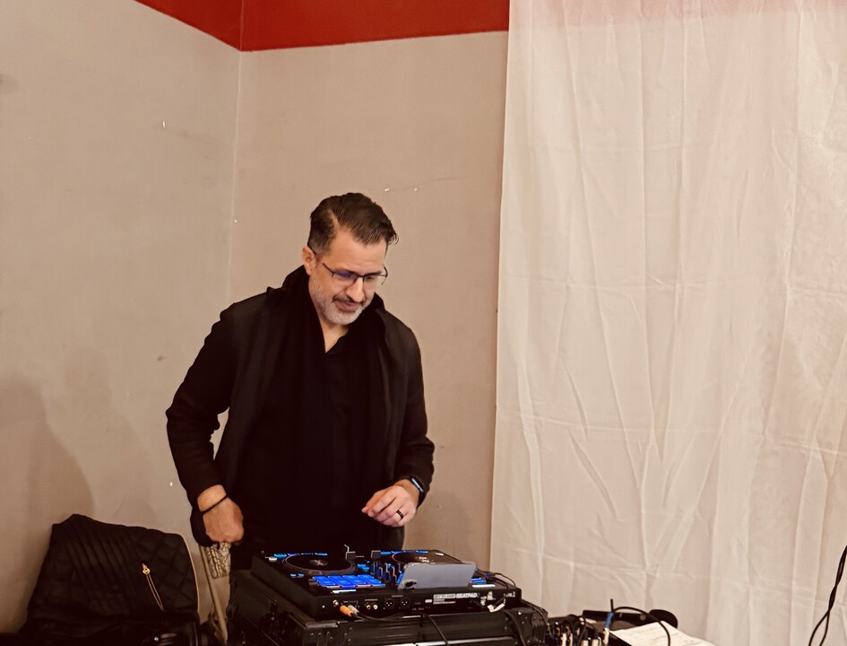 DJ Vinny Music Productions | DJs - The Knot
