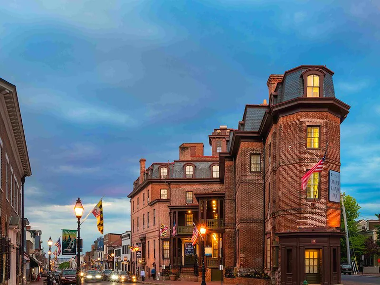 18 Romantic Getaways in Maryland for Couples