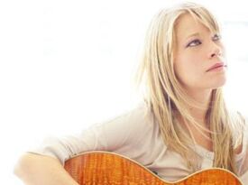 Sara Nelms - Singer Guitarist New York City, NY - The Bash