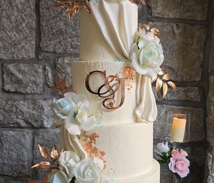 Lit Cakes by Lynnette + Updated Reviews - The Knot