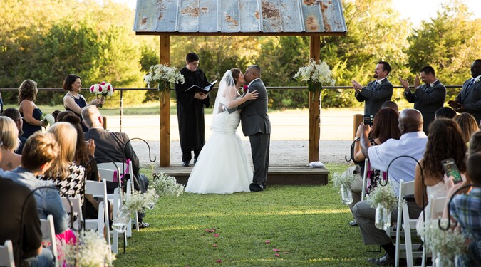1899 Farmhouse Wedding Venue